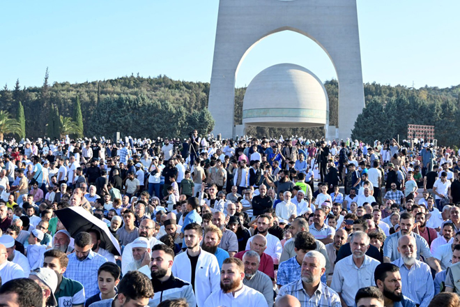Des foules de fidèles à Damas font la prière à l’occasion de l’Aïd al ...